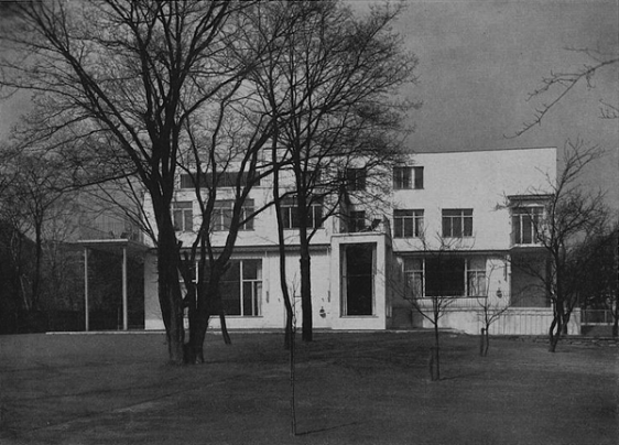 White, Everything White? Josef Frank's Villa Beer in Vienna and Its ...